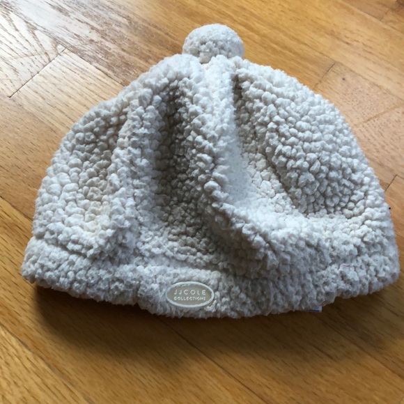 JJ Cole | Accessories | J J Cole Winter White Fleece Hat | Poshmark